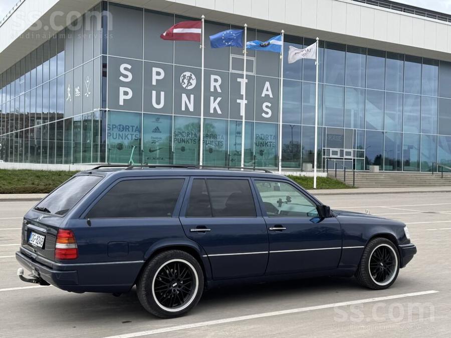 Zils Mercedes-Benz E 220 1996 Rēzekne, ar dzinēja tilpumu 2.20 L un nobraukumu 325 tūkst. km par 9500 €, foto 3 vietnē AUTOMOTO.COM.LV