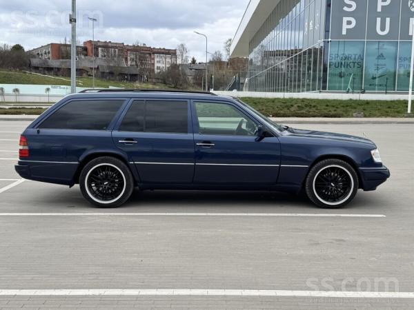 Zils Mercedes-Benz E 220 1996 Rēzekne, ar dzinēja tilpumu 2.20 L un nobraukumu 325 tūkst. km par 9500 €, foto 7 vietnē AUTOMOTO.COM.LV
