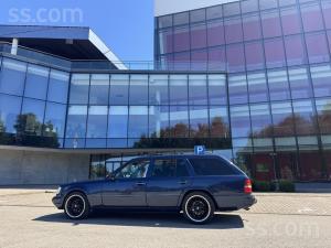 Синий Мерседес E 220 1996 в Резекне, объемом двигателя 2.20 л и пробегом 325 тыс. км за 8500 €, фото 3 на AUTOMOTO.COM.LV