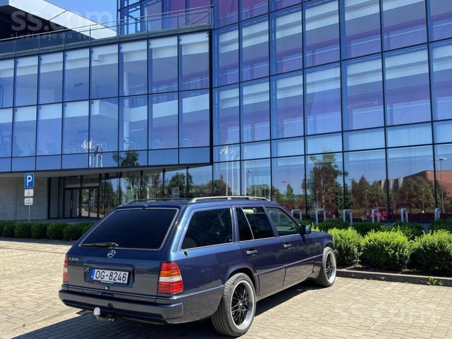 Синий Мерседес E 220 1996 в Резекне, объемом двигателя 2.20 л и пробегом 325 тыс. км за 8500 €, фото 5 на AUTOMOTO.COM.LV