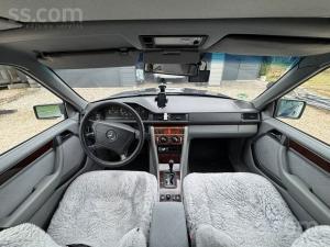 Синий Мерседес E 220 1996 в Резекне, объемом двигателя 2.20 л и пробегом 325 тыс. км за 8500 €, фото 14 на AUTOMOTO.COM.LV