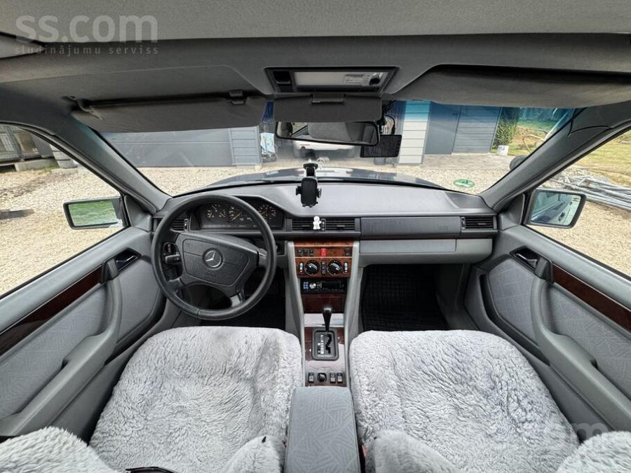 Синий Мерседес E 220 1996 в Резекне, объемом двигателя 2.20 л и пробегом 325 тыс. км за 8500 €, фото 14 на AUTOMOTO.COM.LV