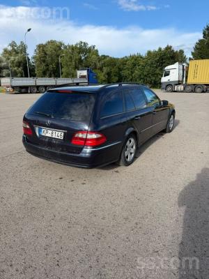 Blue Mercedes-Benz E 220 2003 in Tukums, with an engine capacity of 2.20 L and mileage of 497 thousand km for 2500 €, photo 5 on AUTOMOTO.COM.LV