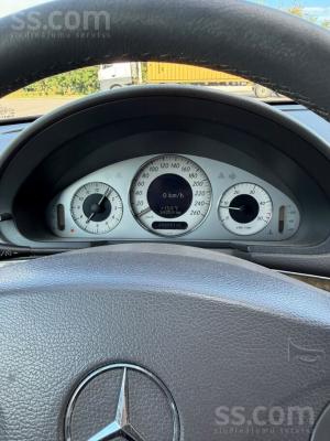 Blue Mercedes-Benz E 220 2003 in Tukums, with an engine capacity of 2.20 L and mileage of 497 thousand km for 2500 €, photo 9 on AUTOMOTO.COM.LV