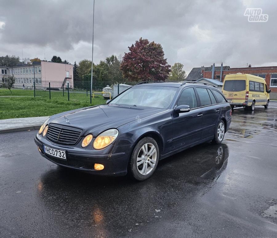 Blue Mercedes-Benz E 220 2003 in Klaipeda, with an engine capacity of 2.20 L and mileage of 309 thousand km for 1850 €, photo 3 on AUTOMOTO.COM.LV