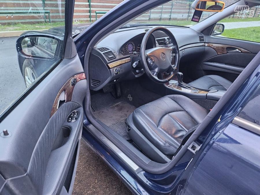 Blue Mercedes-Benz E 220 2003 in Klaipeda, with an engine capacity of 2.20 L and mileage of 309 thousand km for 1850 €, photo 13 on AUTOMOTO.COM.LV