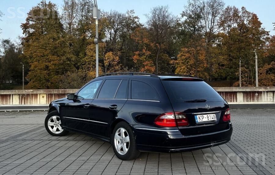Синий Мерседес E 220 2003 в Рига, объемом двигателя 2.20 л и пробегом 500 тыс. км за 2400 €, фото 7 на AUTOMOTO.COM.LV