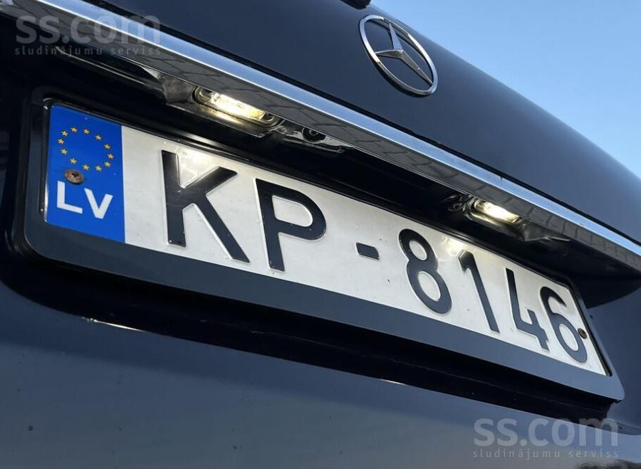 Синий Мерседес E 220 2003 в Рига, объемом двигателя 2.20 л и пробегом 500 тыс. км за 2400 €, фото 10 на AUTOMOTO.COM.LV