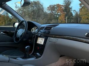 Синий Мерседес E 220 2003 в Рига, объемом двигателя 2.20 л и пробегом 500 тыс. км за 2400 €, фото 23 на AUTOMOTO.COM.LV