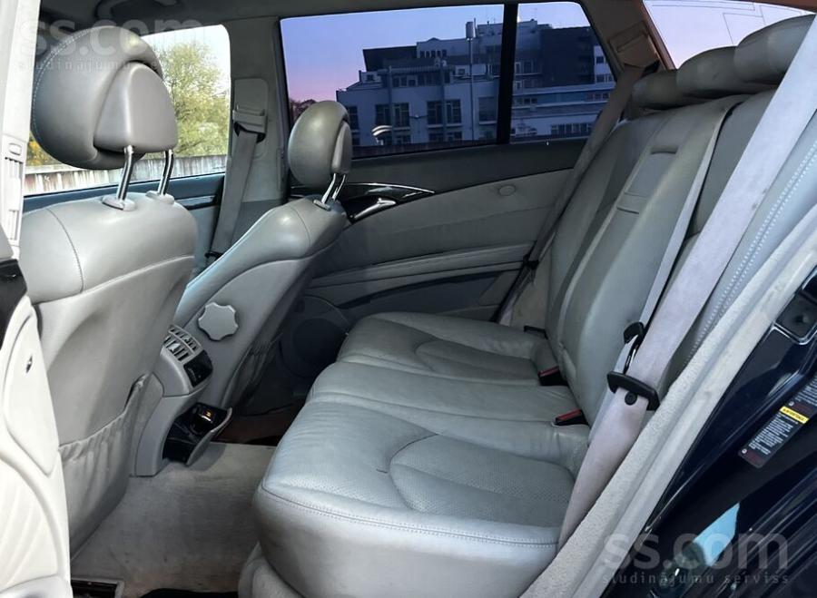 Синий Мерседес E 220 2003 в Рига, объемом двигателя 2.20 л и пробегом 500 тыс. км за 2400 €, фото 30 на AUTOMOTO.COM.LV