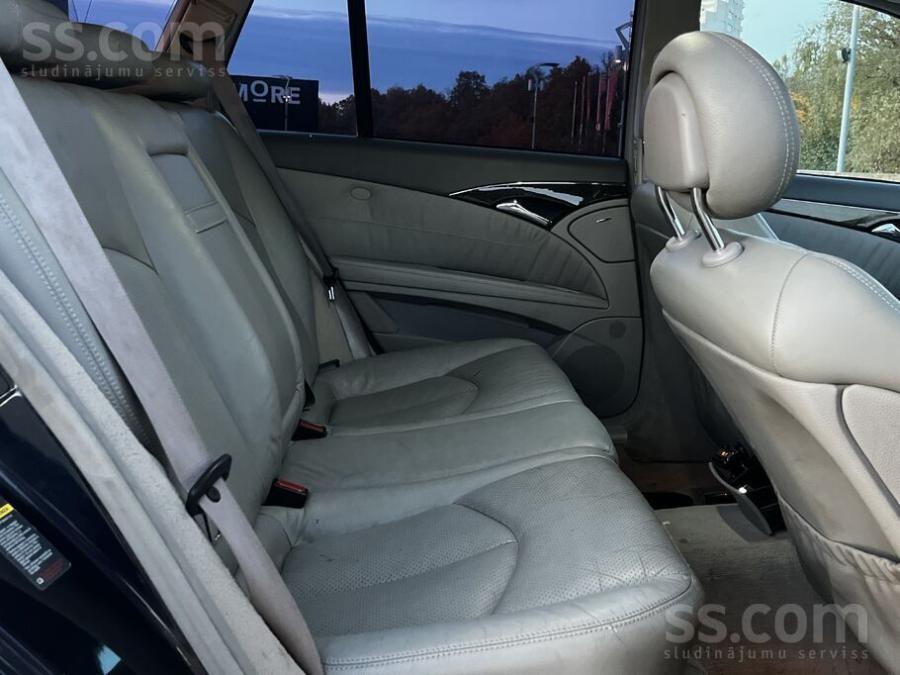 Синий Мерседес E 220 2003 в Рига, объемом двигателя 2.20 л и пробегом 500 тыс. км за 2400 €, фото 32 на AUTOMOTO.COM.LV