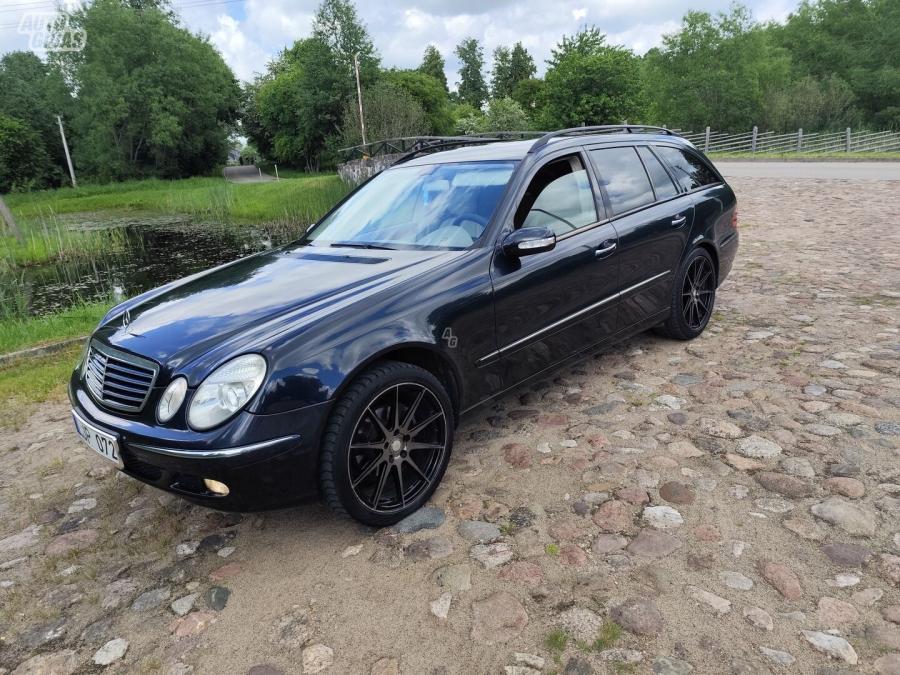 Синий Мерседес E 220 2004 в Тельшяй, объемом двигателя 2.10 л и пробегом 353 тыс. км за 2650 €, фото 1 на AUTOMOTO.COM.LV