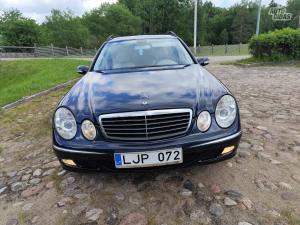 Синий Мерседес E 220 2004 в Тельшяй, объемом двигателя 2.10 л и пробегом 353 тыс. км за 2650 €, фото 3 на AUTOMOTO.COM.LV