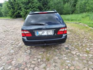 Синий Мерседес E 220 2004 в Тельшяй, объемом двигателя 2.10 л и пробегом 353 тыс. км за 2650 €, фото 8 на AUTOMOTO.COM.LV