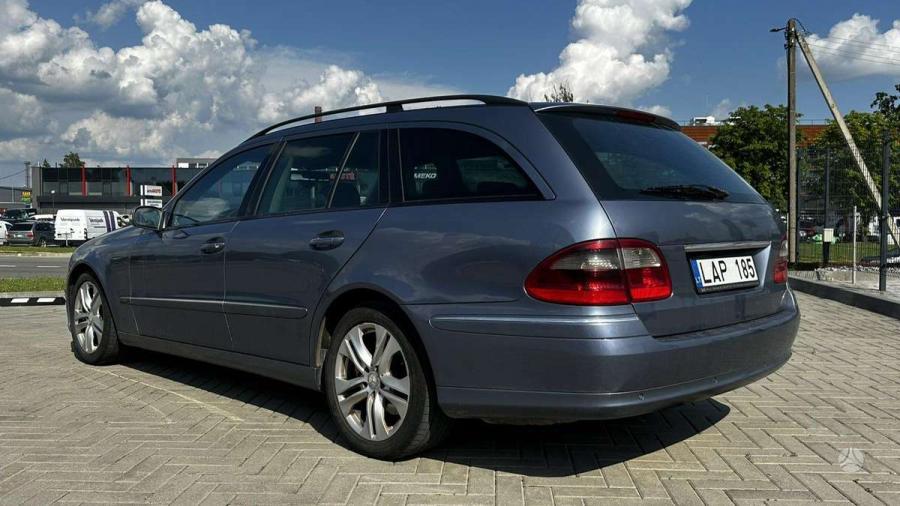 Blue Mercedes-Benz E 220 2004 in Kaunas, with an engine capacity of 2.15 L and mileage of 600 thousand km for 2100 €, photo 3 on AUTOMOTO.COM.LV