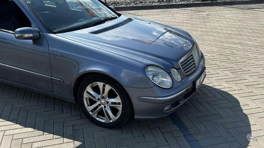 Blue Mercedes-Benz E 220 2004 in Kaunas, with an engine capacity of 2.15 L and mileage of 600 thousand km for 2100 €, photo 23 on AUTOMOTO.COM.LV