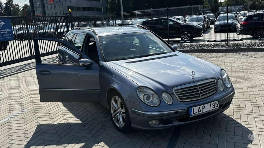 Blue Mercedes-Benz E 220 2004 in Kaunas, with an engine capacity of 2.15 L and mileage of 600 thousand km for 2100 €, photo 29 on AUTOMOTO.COM.LV