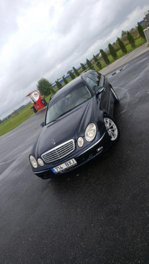 Синий Мерседес E 220 2004 в Раквере, объемом двигателя 2.10 л и пробегом 307 тыс. км за 1500 €, фото  на AUTOMOTO.COM.LV
