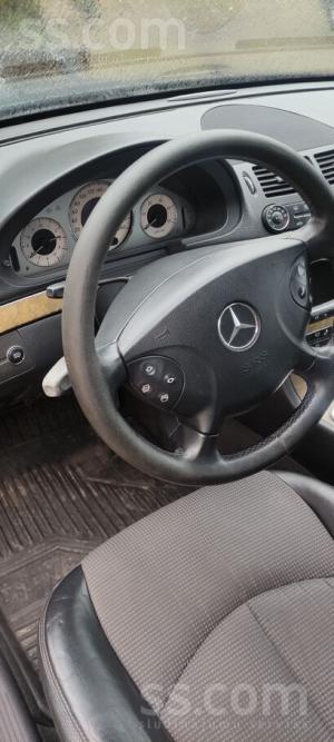 Zils Mercedes-Benz E 220 2005 Rīga, ar dzinēja tilpumu 2.10 L un nobraukumu 324 tūkst. km par 2500 €, foto 3 vietnē AUTOMOTO.COM.LV