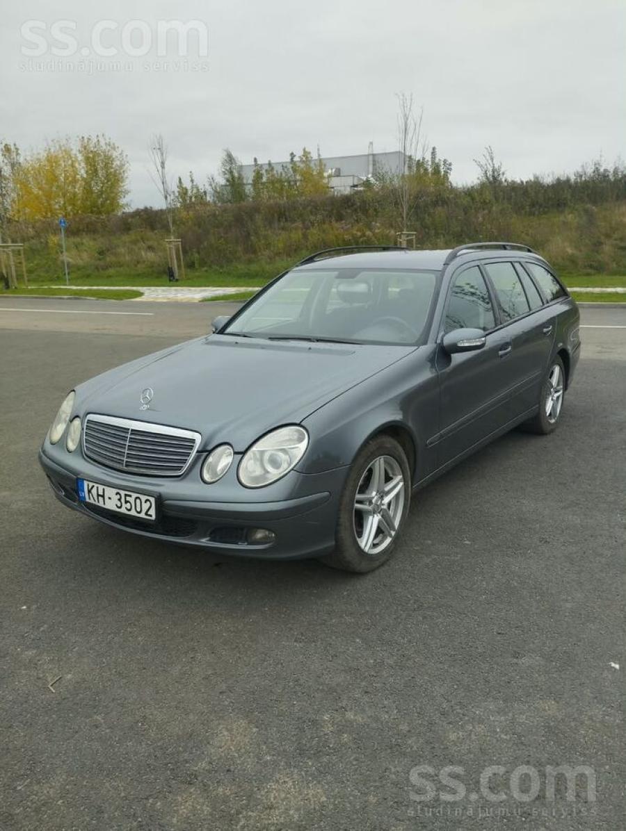 Blue Mercedes-Benz E 220 2005 in Jelgava, with an engine capacity of 2.20 L and mileage of 389 thousand km for 3100 €, photo 1 on AUTOMOTO.COM.LV