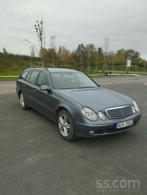 Blue Mercedes-Benz E 220 2005 in Jelgava, with an engine capacity of 2.20 L and mileage of 389 thousand km for 3100 €, photo 5 on AUTOMOTO.COM.LV