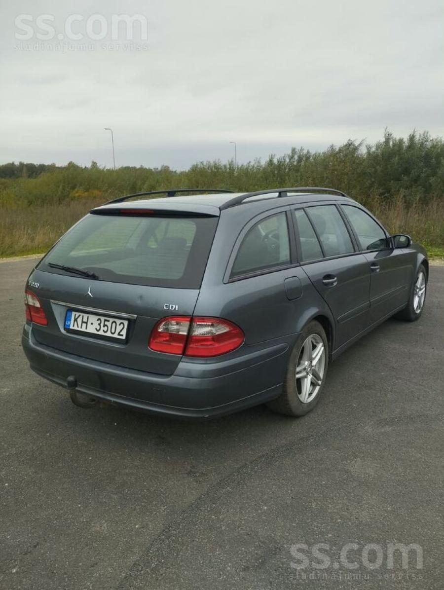 Blue Mercedes-Benz E 220 2005 in Jelgava, with an engine capacity of 2.20 L and mileage of 389 thousand km for 3100 €, photo 8 on AUTOMOTO.COM.LV