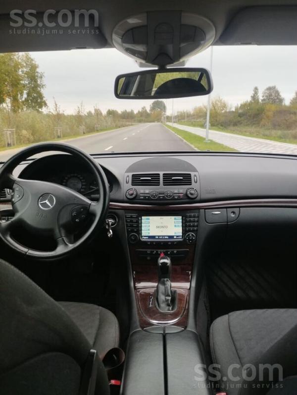 Blue Mercedes-Benz E 220 2005 in Jelgava, with an engine capacity of 2.20 L and mileage of 389 thousand km for 3100 €, photo 10 on AUTOMOTO.COM.LV