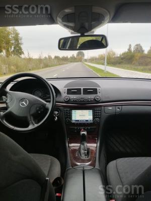 Blue Mercedes-Benz E 220 2005 in Jelgava, with an engine capacity of 2.20 L and mileage of 389 thousand km for 3100 €, photo 10 on AUTOMOTO.COM.LV