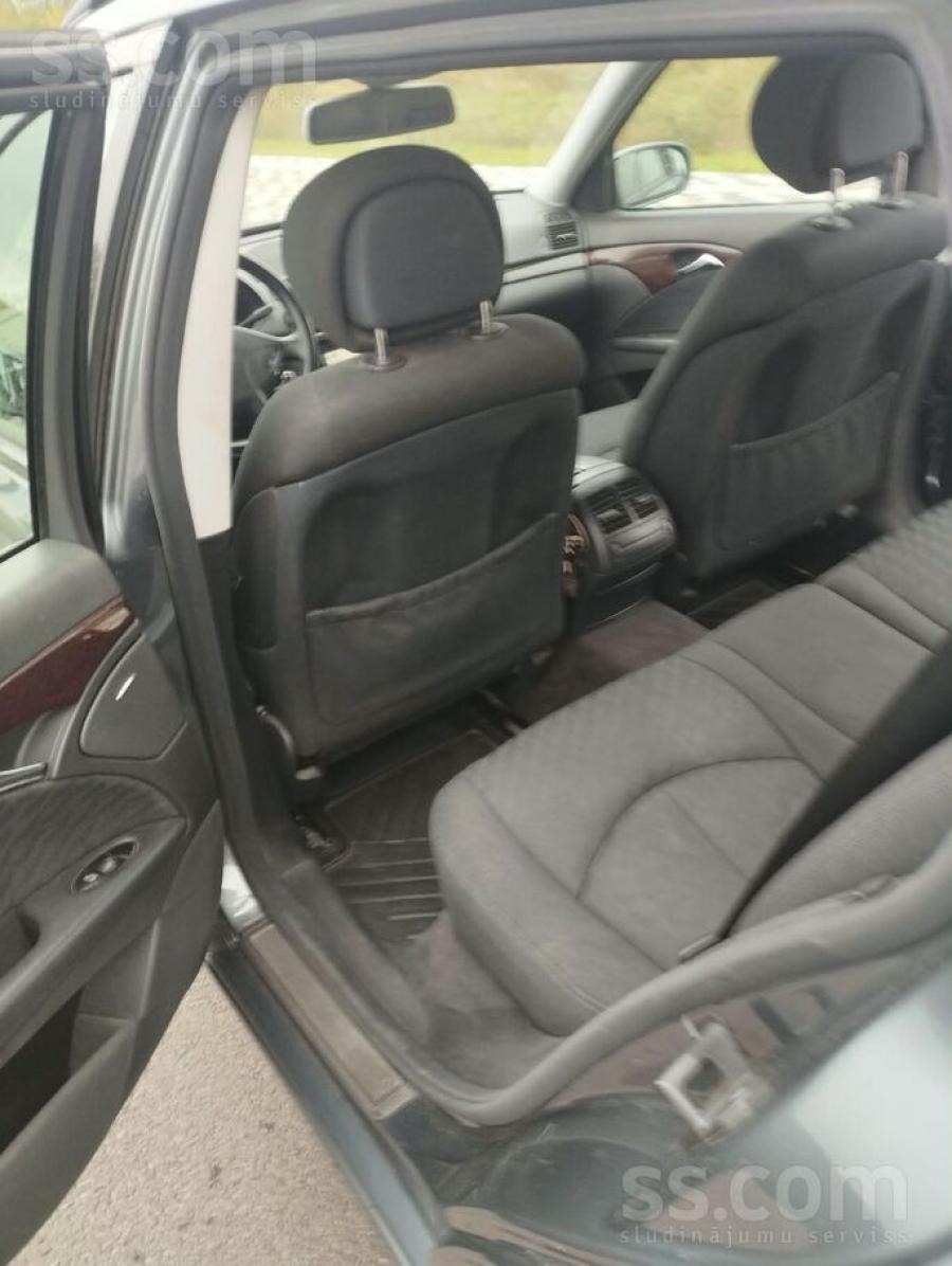 Blue Mercedes-Benz E 220 2005 in Jelgava, with an engine capacity of 2.20 L and mileage of 389 thousand km for 3100 €, photo 18 on AUTOMOTO.COM.LV