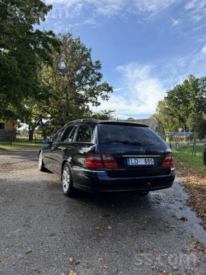 Blue Mercedes-Benz E 220 2006 in Cesis, with an engine capacity of 2.20 L and mileage of 454 thousand km for 2500 €, photo 5 on AUTOMOTO.COM.LV