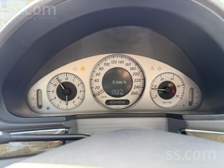 Blue Mercedes-Benz E 220 2006 in Cesis, with an engine capacity of 2.20 L and mileage of 454 thousand km for 2500 €, photo 13 on AUTOMOTO.COM.LV