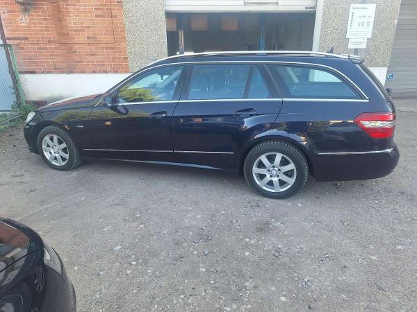 Blue Mercedes-Benz E 220 2010 in Marijampole, with an engine capacity of 2.14 L and mileage of 310 thousand km for 4200 €, photo 8 on AUTOMOTO.COM.LV