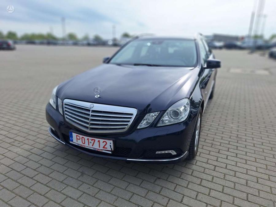 Синий Мерседес E 220 2010 в Мариямполе, объемом двигателя 2.14 л и пробегом 312 тыс. км за 4000 €, фото 3 на AUTOMOTO.COM.LV