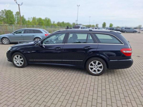 Zils Mercedes-Benz E 220 2010 Marijampole, ar dzinēja tilpumu 2.14 L un nobraukumu 312 tūkst. km par 4000 €, foto 10 vietnē AUTOMOTO.COM.LV