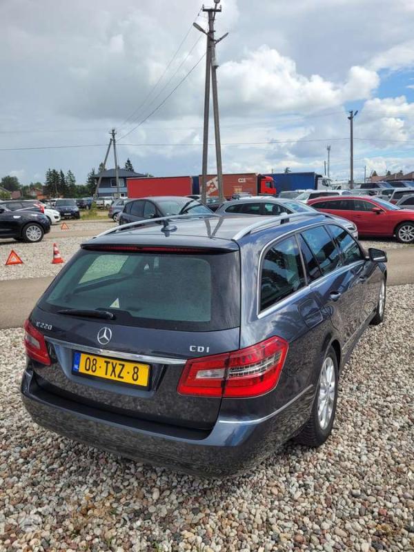 Blue Mercedes-Benz E 220 2011 in Taurage, with an engine capacity of 2.14 L and mileage of 284 thousand km for 5200 €, photo 3 on AUTOMOTO.COM.LV