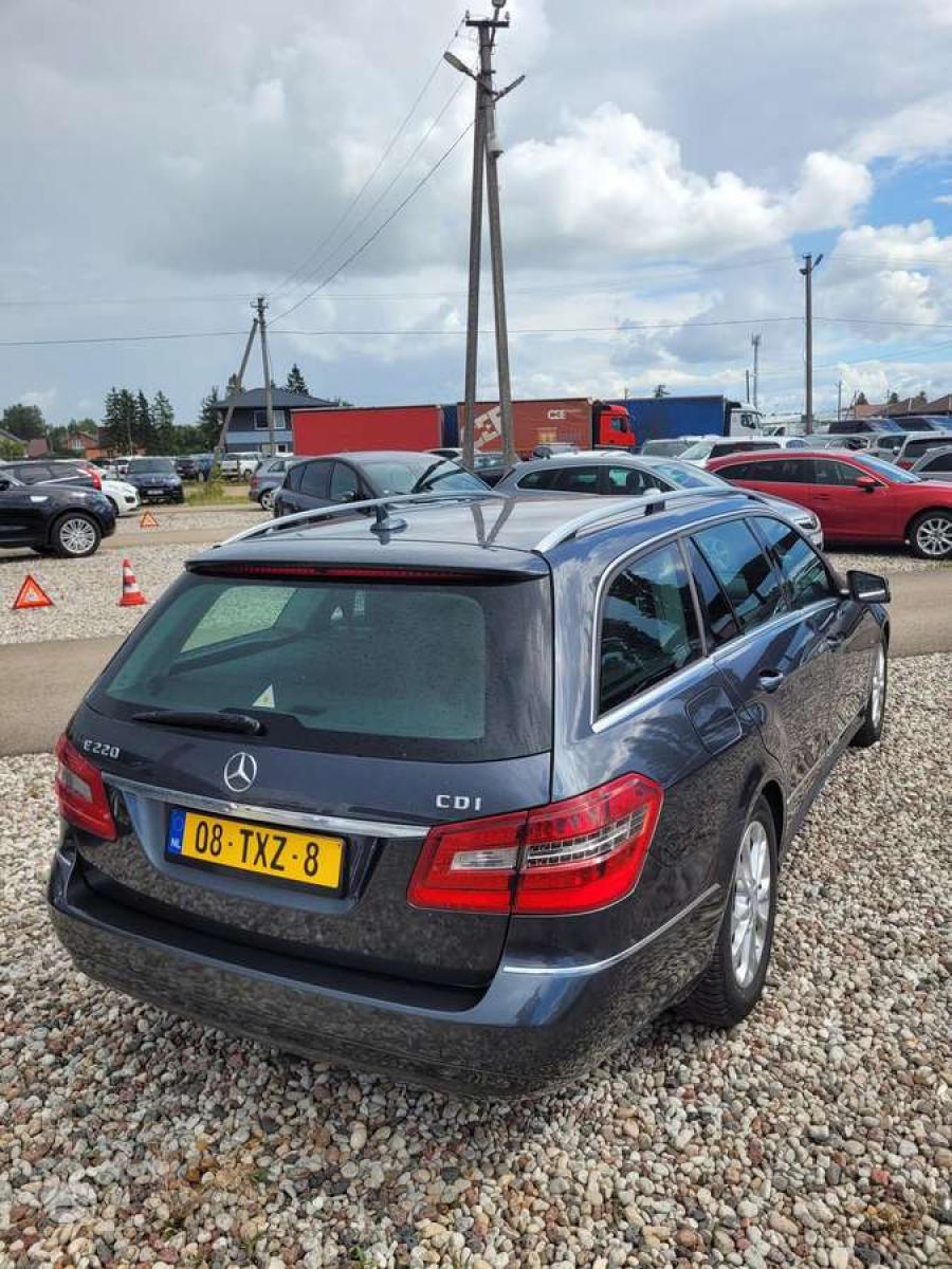 Zils Mercedes-Benz E 220 2011 Tauragė, ar dzinēja tilpumu 2.14 L un nobraukumu 284 tūkst. km par 5200 €, foto 4 vietnē AUTOMOTO.COM.LV
