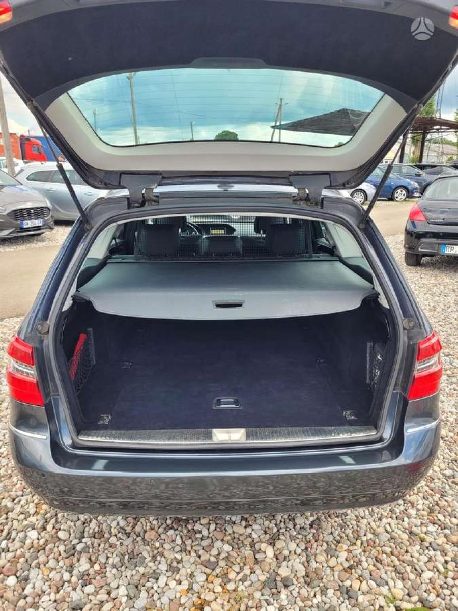 Zils Mercedes-Benz E 220 2011 Tauragė, ar dzinēja tilpumu 2.14 L un nobraukumu 284 tūkst. km par 5200 €, foto 12 vietnē AUTOMOTO.COM.LV