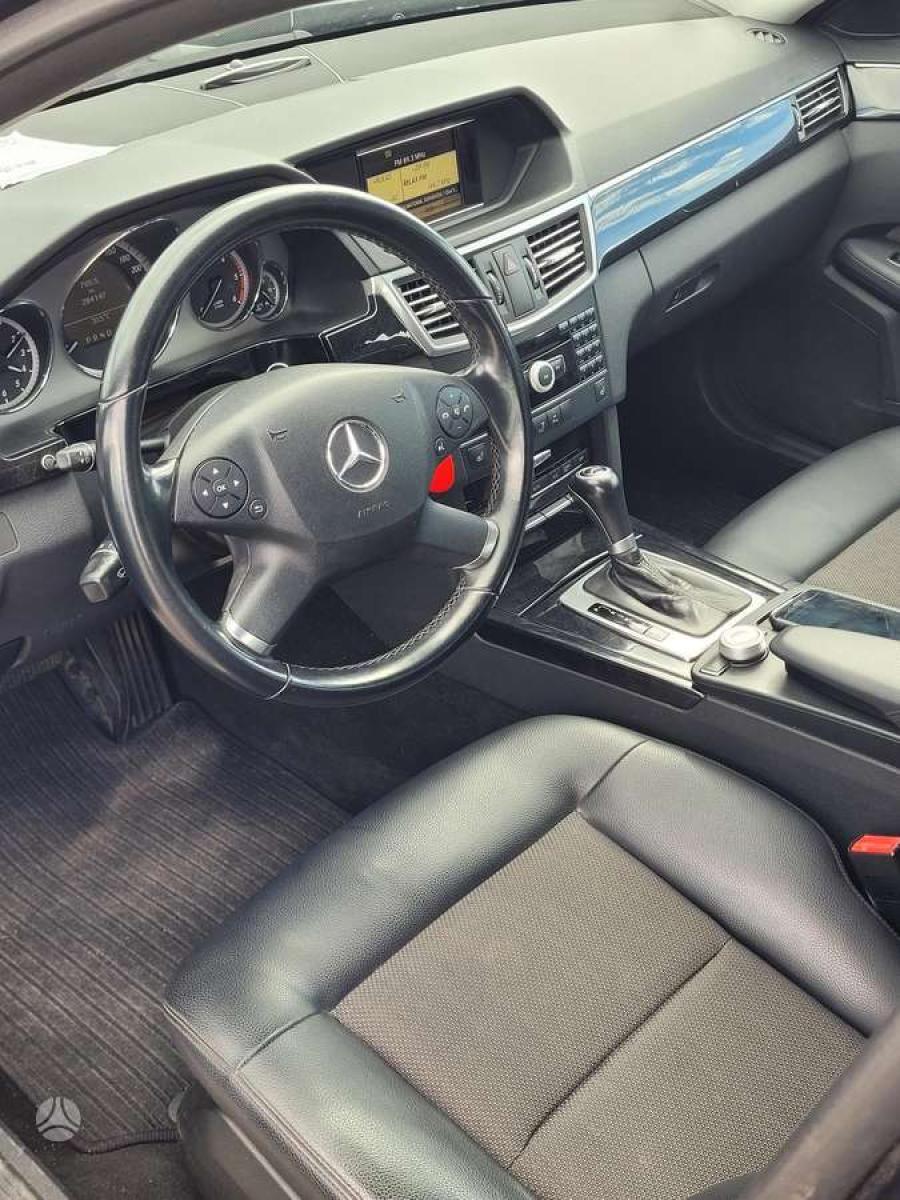 Zils Mercedes-Benz E 220 2011 Tauragė, ar dzinēja tilpumu 2.14 L un nobraukumu 284 tūkst. km par 5200 €, foto 16 vietnē AUTOMOTO.COM.LV