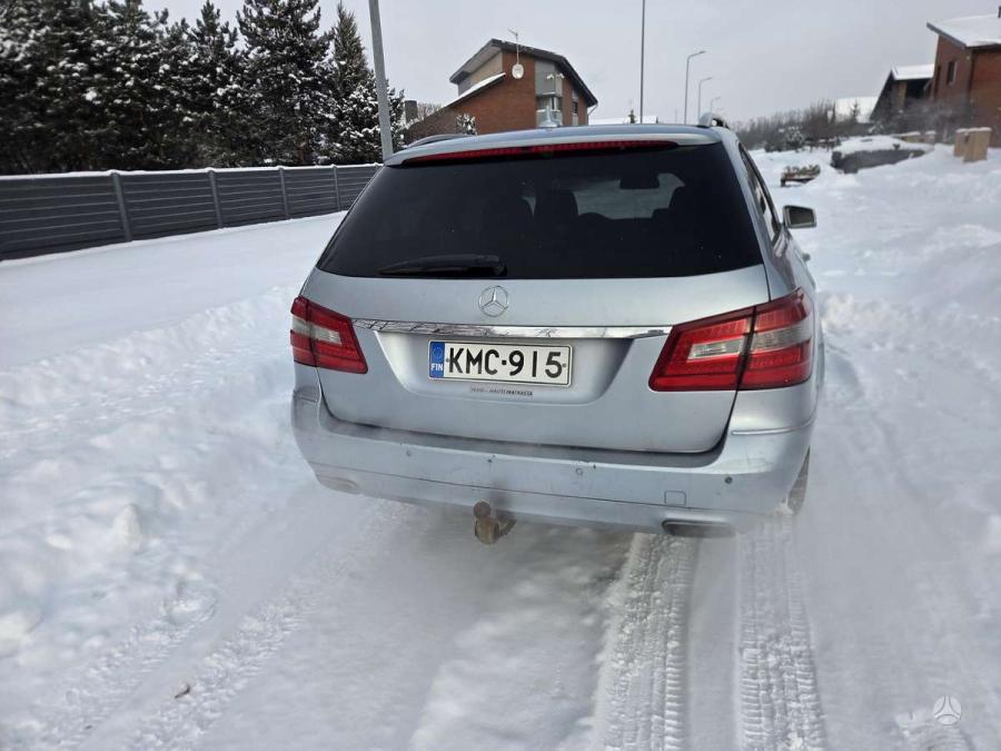 Blue Mercedes-Benz E 220 2012 in Kaunas, with an engine capacity of 2.20 L and mileage of 425 thousand km for 3300 €, photo 6 on AUTOMOTO.COM.LV