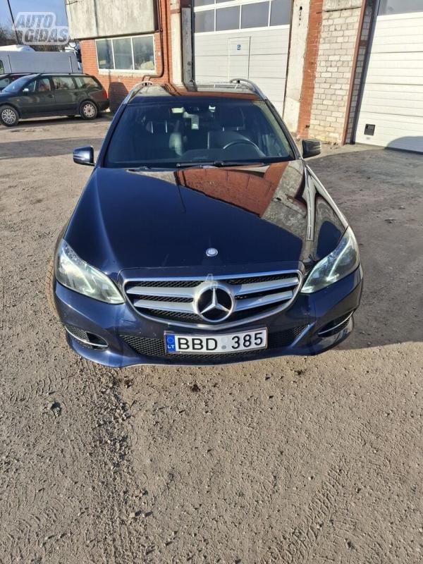 Blue Mercedes-Benz E 220 2016 in Utena, with an engine capacity of 2.20 L and mileage of 275 thousand km for 8400 €, photo 1 on AUTOMOTO.COM.LV