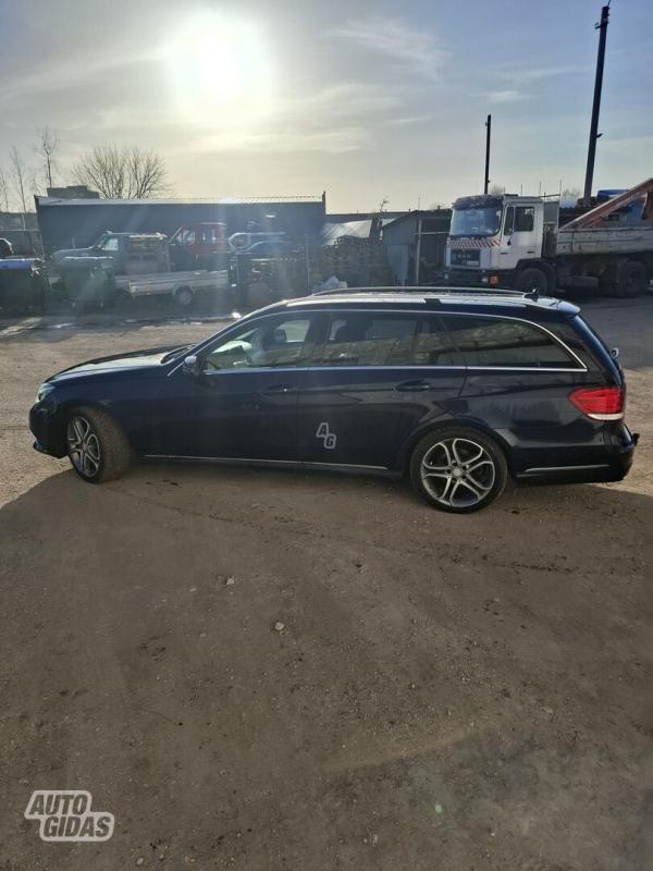 Blue Mercedes-Benz E 220 2016 in Utena, with an engine capacity of 2.20 L and mileage of 275 thousand km for 8400 €, photo 2 on AUTOMOTO.COM.LV