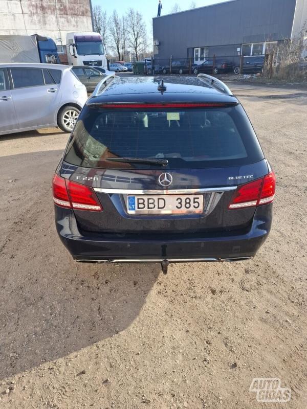 Blue Mercedes-Benz E 220 2016 in Utena, with an engine capacity of 2.20 L and mileage of 275 thousand km for 8400 €, photo 3 on AUTOMOTO.COM.LV
