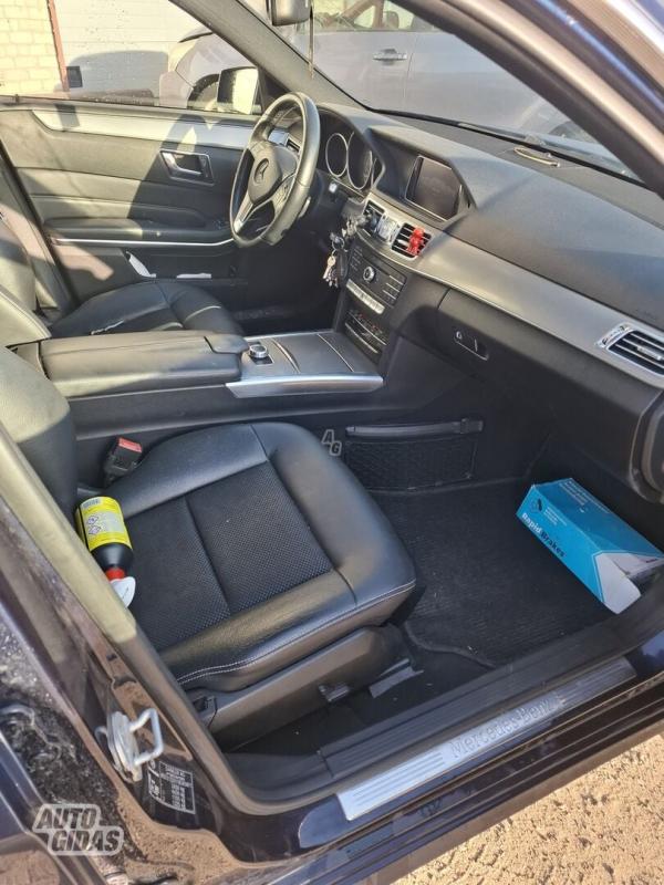 Blue Mercedes-Benz E 220 2016 in Utena, with an engine capacity of 2.20 L and mileage of 275 thousand km for 8400 €, photo 7 on AUTOMOTO.COM.LV