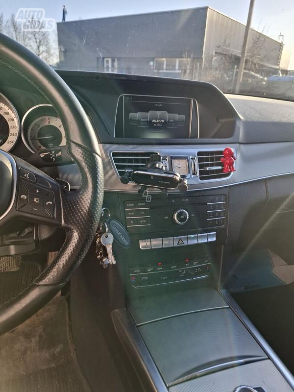 Blue Mercedes-Benz E 220 2016 in Utena, with an engine capacity of 2.20 L and mileage of 275 thousand km for 8400 €, photo 9 on AUTOMOTO.COM.LV