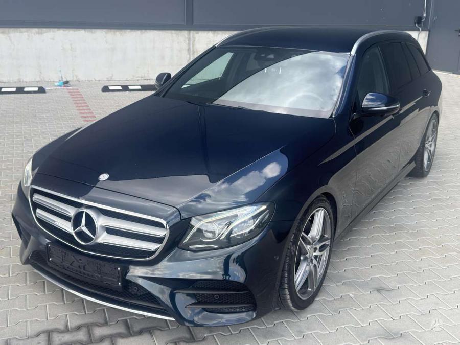 Blue Mercedes-Benz E 220 2016 in Siauliai, with an engine capacity of 1.95 L and mileage of 204 thousand km for 18000 €, photo 6 on AUTOMOTO.COM.LV