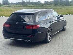 Blue Mercedes-Benz E 220 2016 in Siauliai, with an engine capacity of 1.95 L and mileage of 204 thousand km for 18000 €, photo 9 on AUTOMOTO.COM.LV