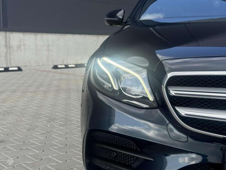 Blue Mercedes-Benz E 220 2016 in Siauliai, with an engine capacity of 1.95 L and mileage of 204 thousand km for 18000 €, photo 12 on AUTOMOTO.COM.LV