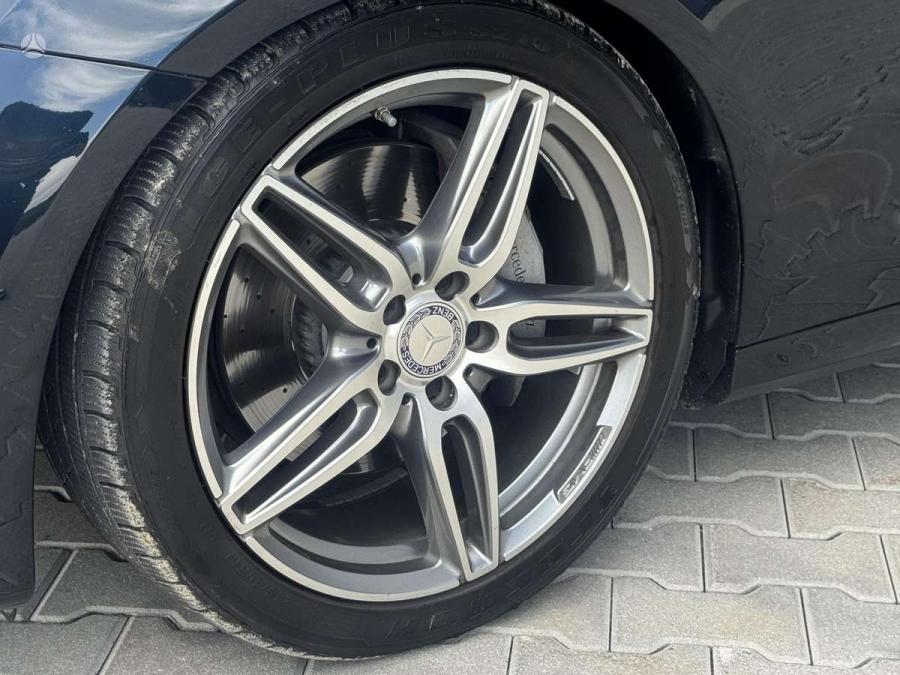 Blue Mercedes-Benz E 220 2016 in Siauliai, with an engine capacity of 1.95 L and mileage of 204 thousand km for 18000 €, photo 15 on AUTOMOTO.COM.LV