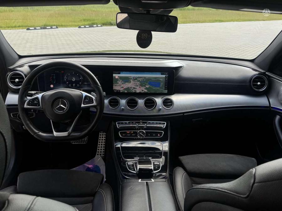 Blue Mercedes-Benz E 220 2016 in Siauliai, with an engine capacity of 1.95 L and mileage of 204 thousand km for 18000 €, photo 18 on AUTOMOTO.COM.LV