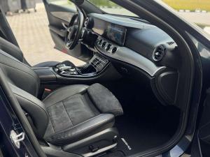 Blue Mercedes-Benz E 220 2016 in Siauliai, with an engine capacity of 1.95 L and mileage of 204 thousand km for 18000 €, photo 19 on AUTOMOTO.COM.LV